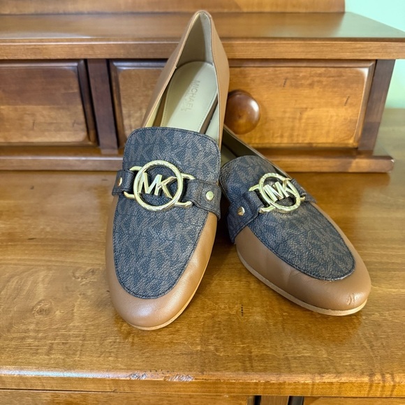Michael Kors | Shoes | Michael Kors Rory Leather Logo Loafer Women 6 ...